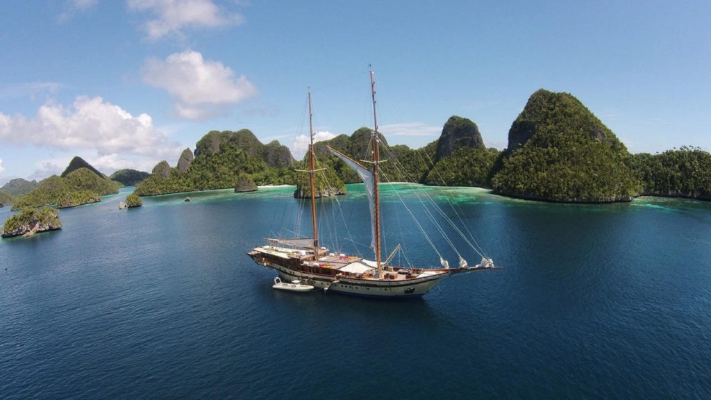 Indonesia Cruise | Liveaboard & Sailing Experience | Authentic Indonesia
