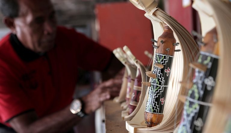 10 Best Indonesia Souvenirs & Gifts | Authentic Indonesia Blog