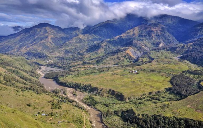 9 Indonesia Best Mountains to Climb | Authentic Indonesia Blog