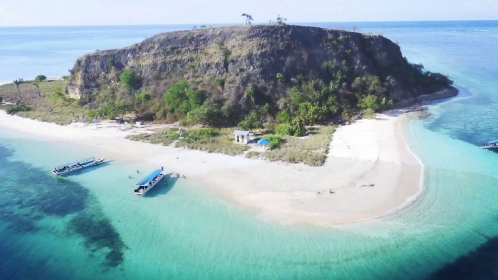 Tips Before Travelling to Riung 17 Island Marine Park | Authentic ...