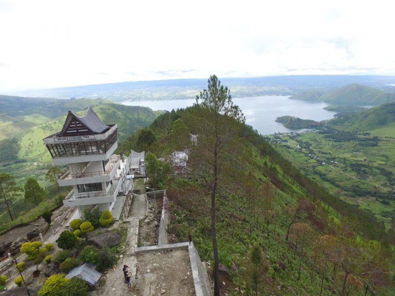 10 Recommended Tourist Attractions in Samosir Island | Authentic ...