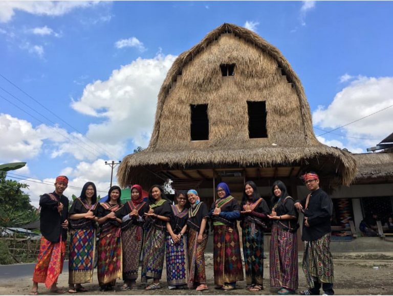 6 Unique Things Only in Lombok Sade Traditional Village | Authentic ...