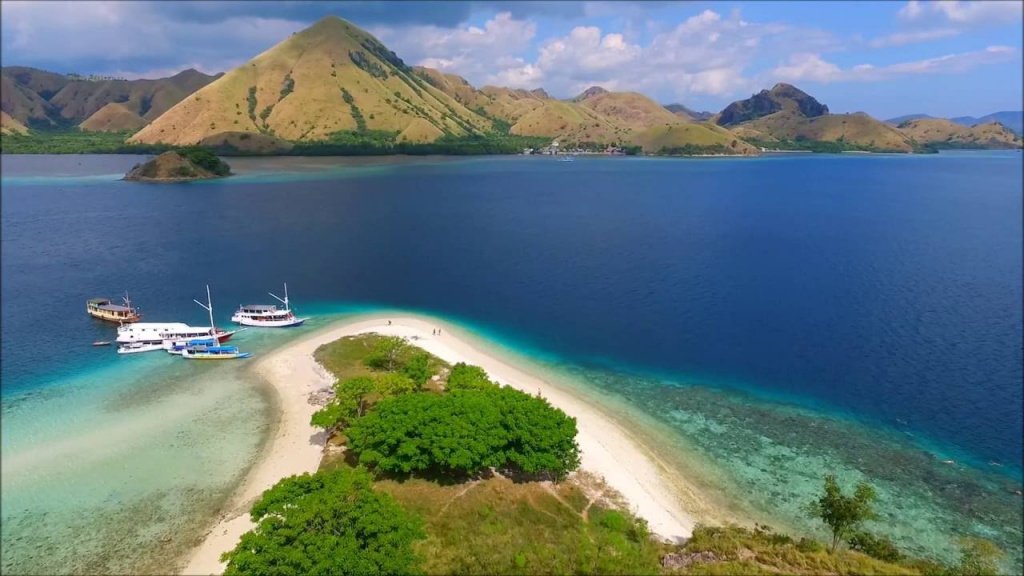 The Unique & Romantic Kelor Island | Authentic Indonesia Blog