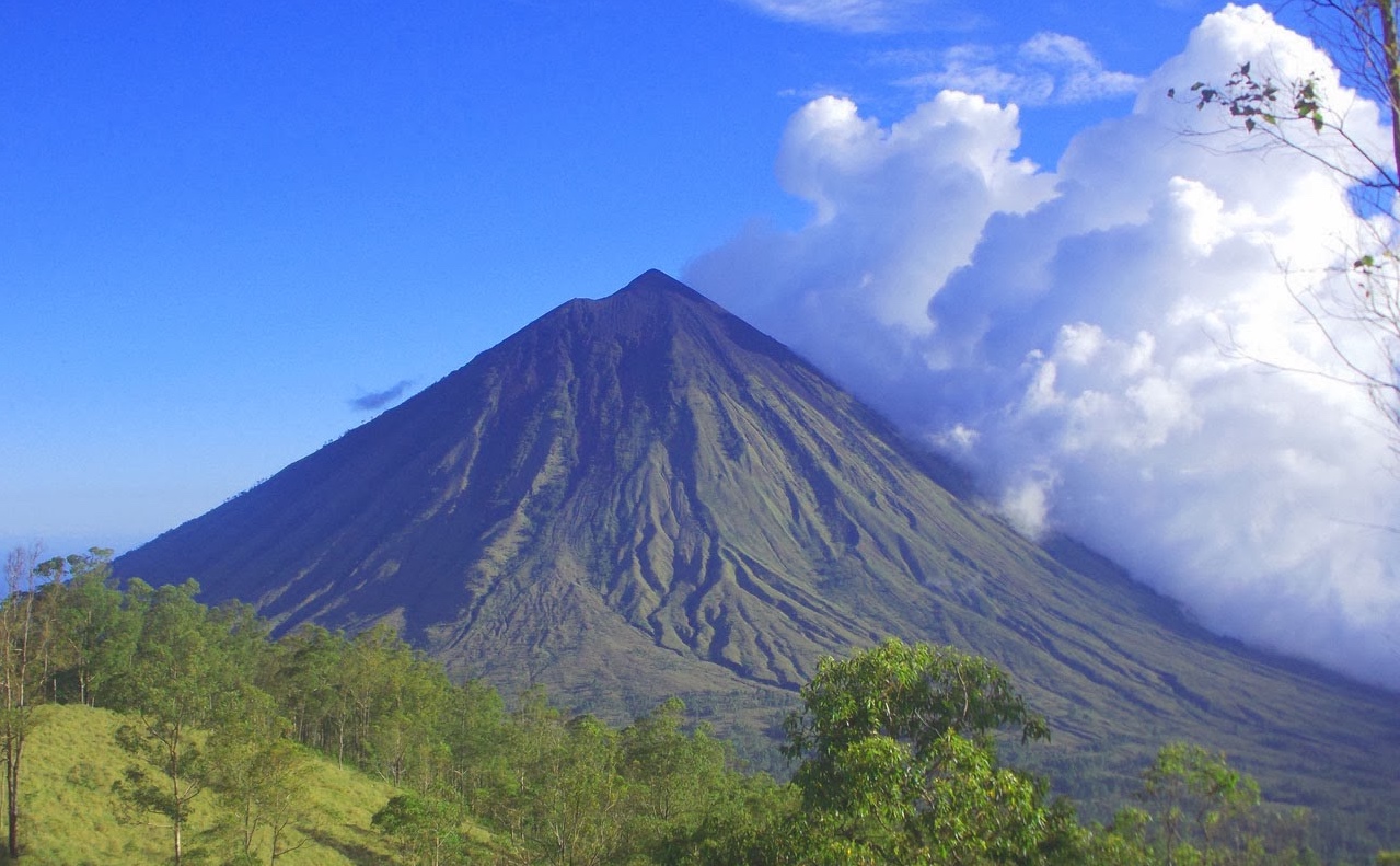 The Charming Wolobobo Hill Ngada Flores | Authentic Indonesia Blog