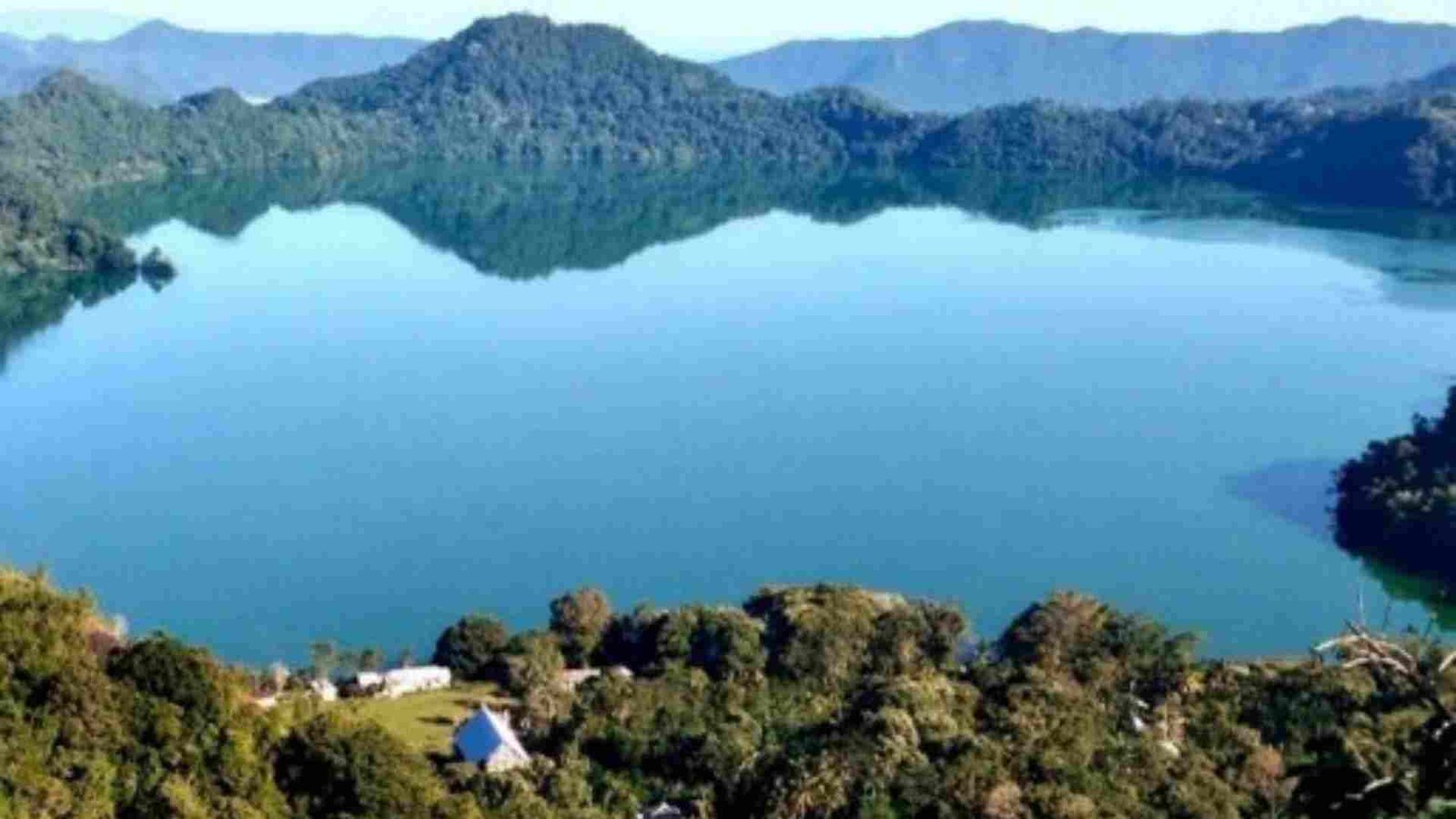 Sano Nggoang Lake Flores, The Deepest Volcanic Lake | Authentic ...